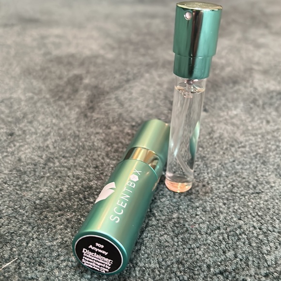 Bath & Body | Nwt Juliette Has A Gun Anyway Perfume Scentbox Spray ...